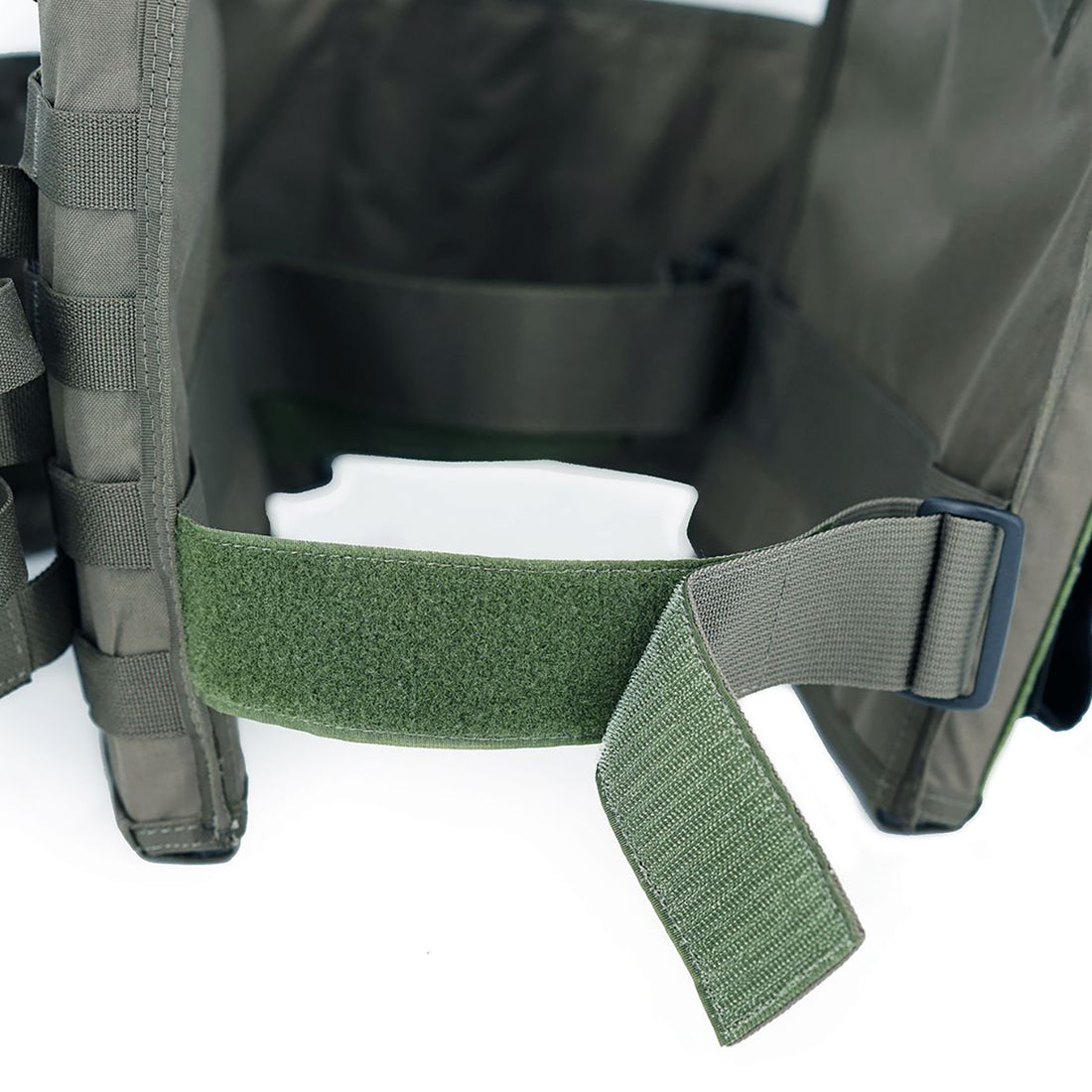 Delta force CAG tactical gear Paraclete HPC plate carrier smoke green